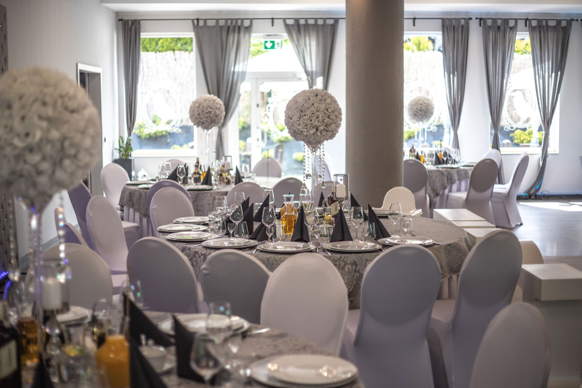 Biały Kruk w Kozach | WeseleNaSali.pl